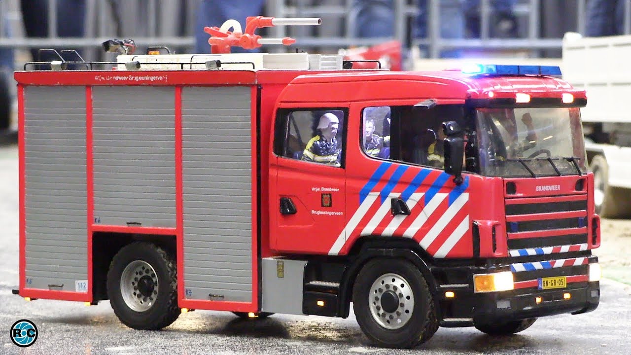 RC FIRE ENGINE TRUCKS - CONTAINER ON FIRE - YouTube