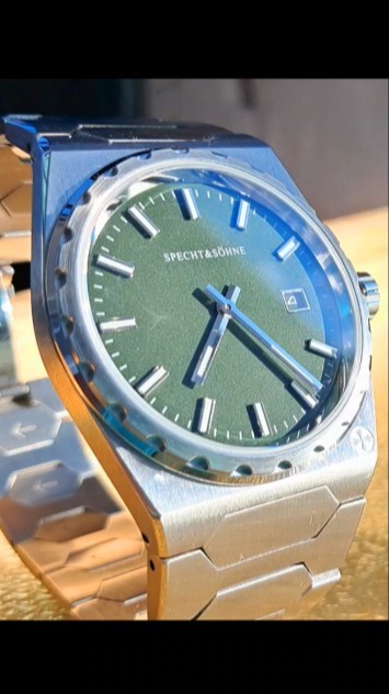 SPECHT & SOHNE 222 homage olive green dial - YouTube