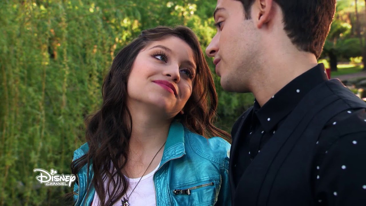 Soy Luna 2 | Luna y Matteo se besan (Cap 41) [720p HD] - YouTube