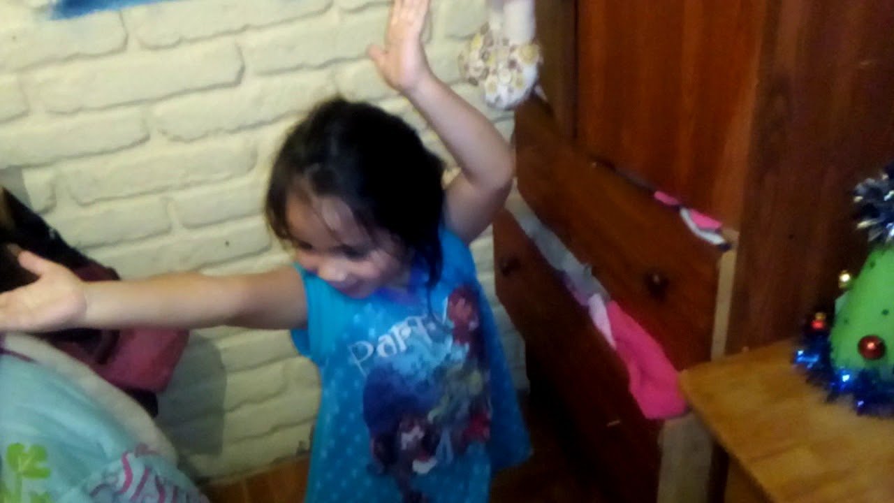 El Vídeo De Mi Hermanita Mas Pequeña Youtube