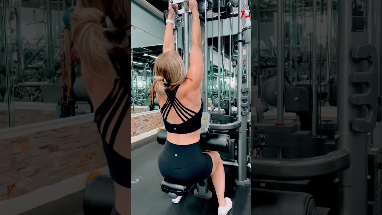 Close Grip (V Bar) Lat Pulldown - YouTube
