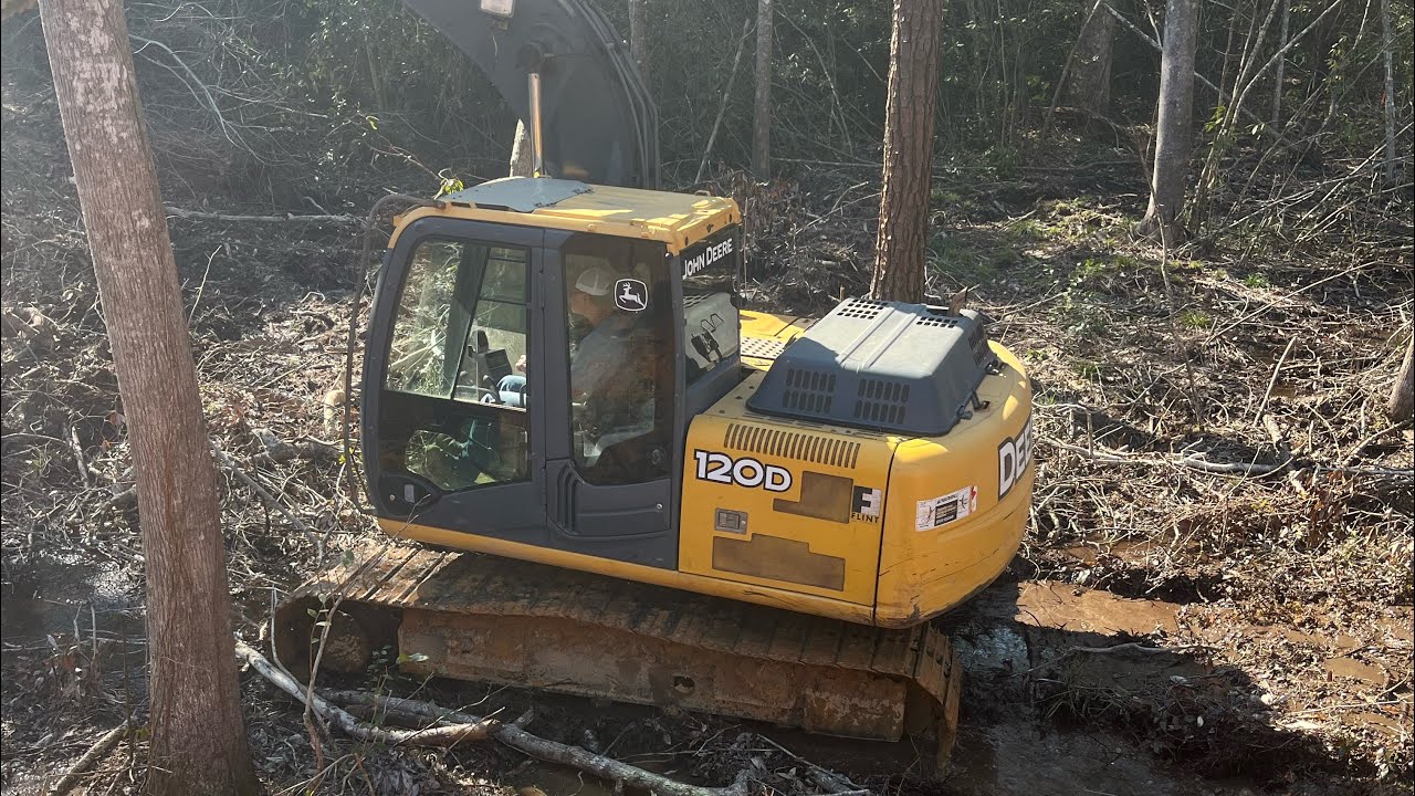 Swamp road construction. - YouTube