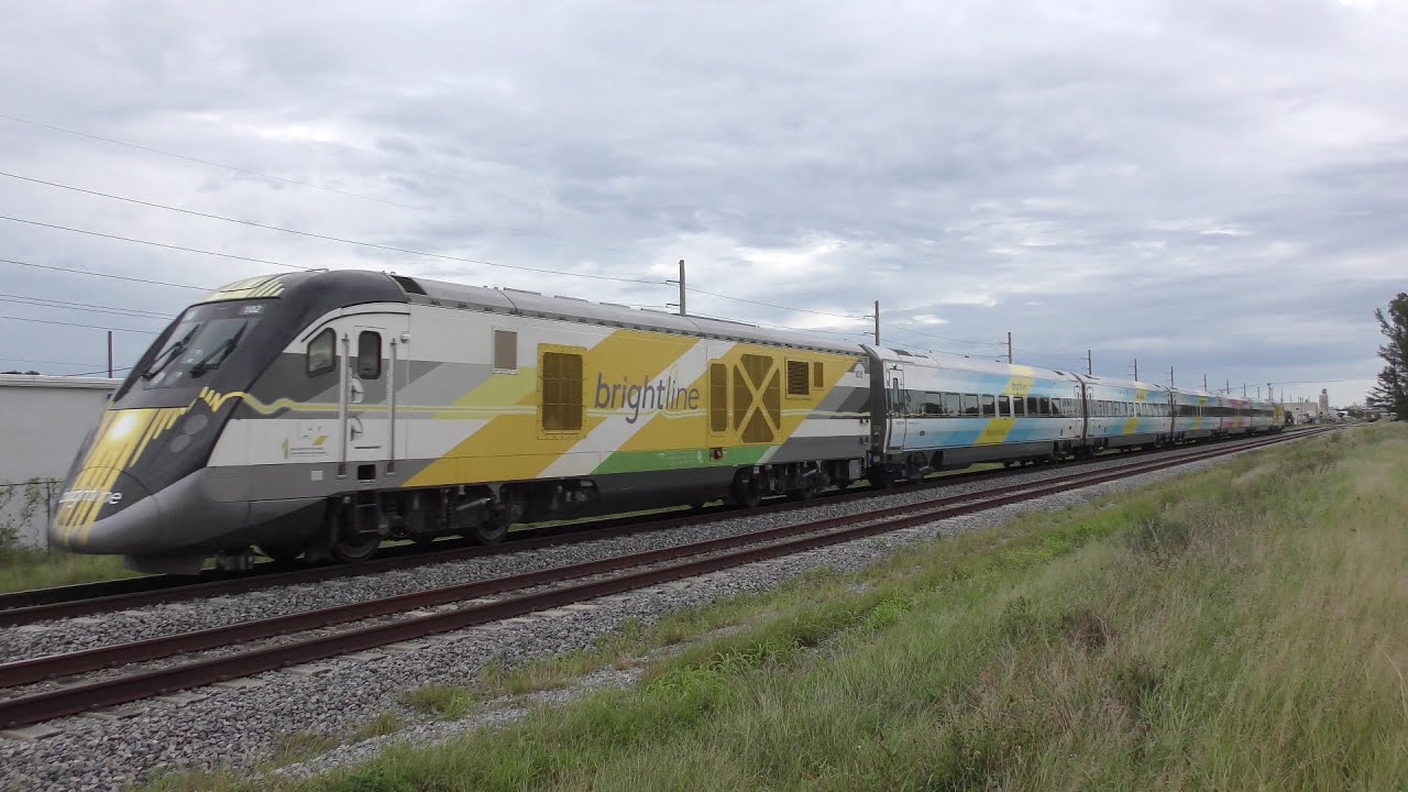 FLY ASH gondolas on FEC 101-18 - Brightline BLF703 [MIXER] - 6/18/23 ...