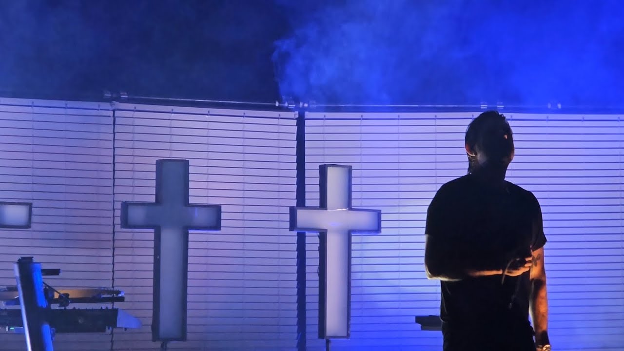 Invisible Hand Live - Crosses (†††) Aztec Theatre San Antonio [Night ...