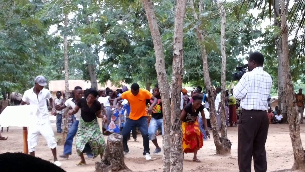 Traditional dance in Togo, west africa - YouTube