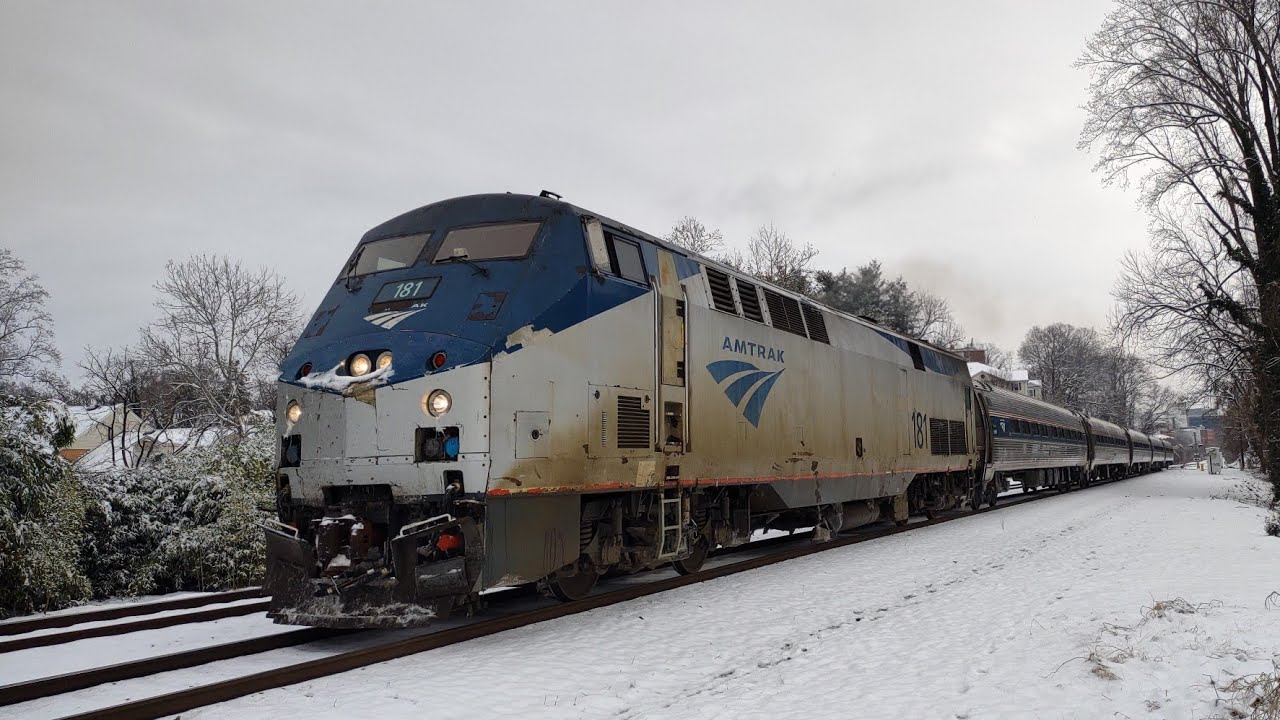 Amtrak 151 in the snow in Charlottesville Virginia - YouTube