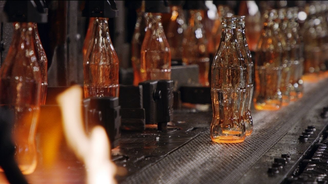 HOW IT'S MADE GLASS BOTTLE ? Manufacturing Process Of Glass Bottle ...