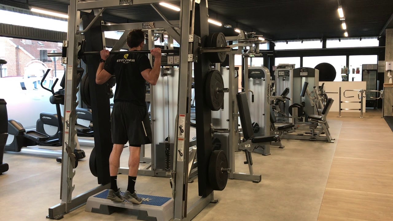 SFC Douai l Extension des mollets à la machine guidée (Smith Machine ...