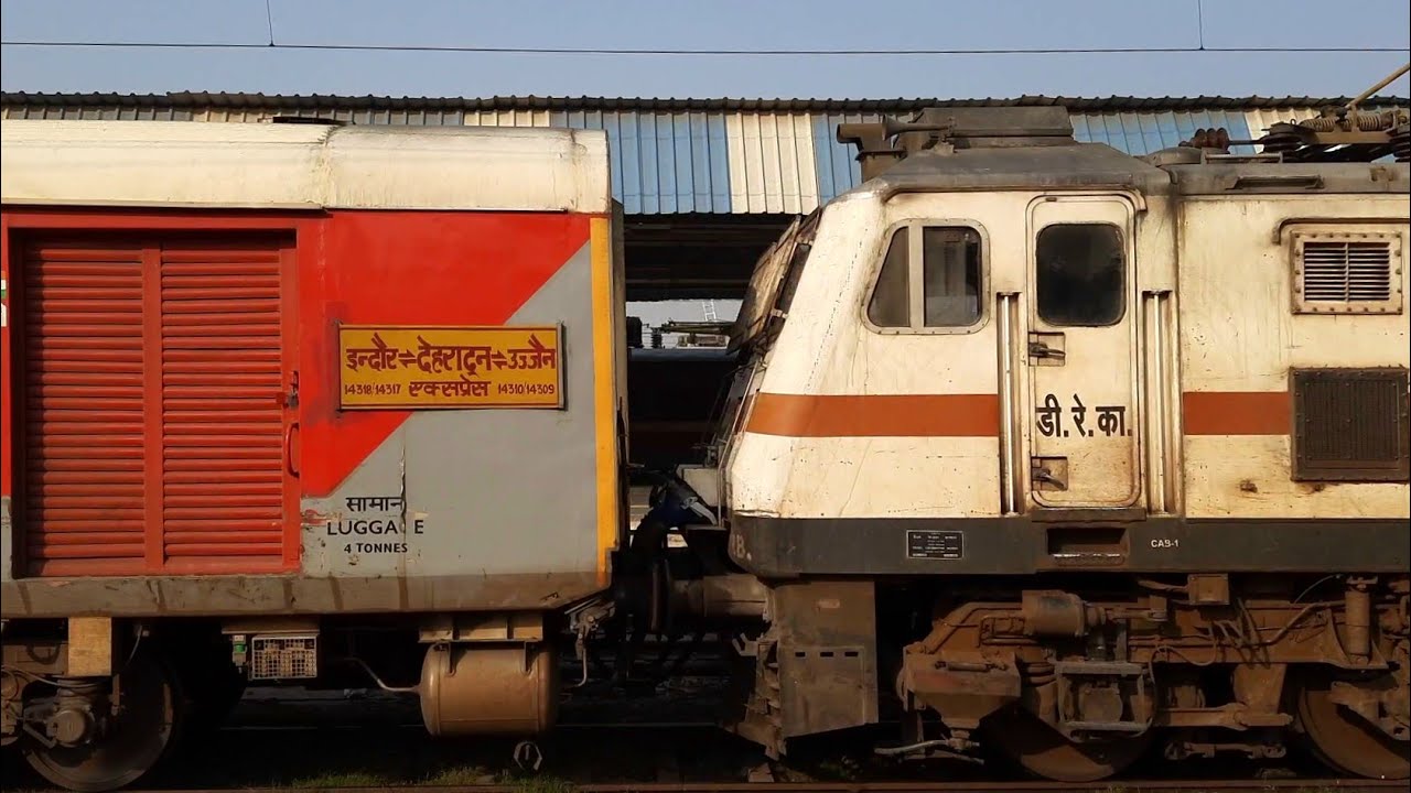 Ujjain Dehradun Ujjaini Express departing Mathura Junction with GZB WAP ...