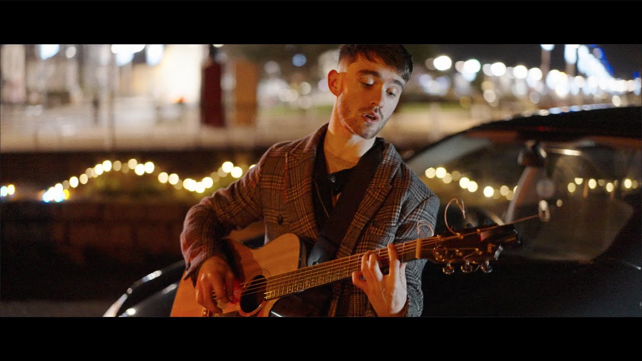Jack Devlin - Driving home for Christmas - YouTube
