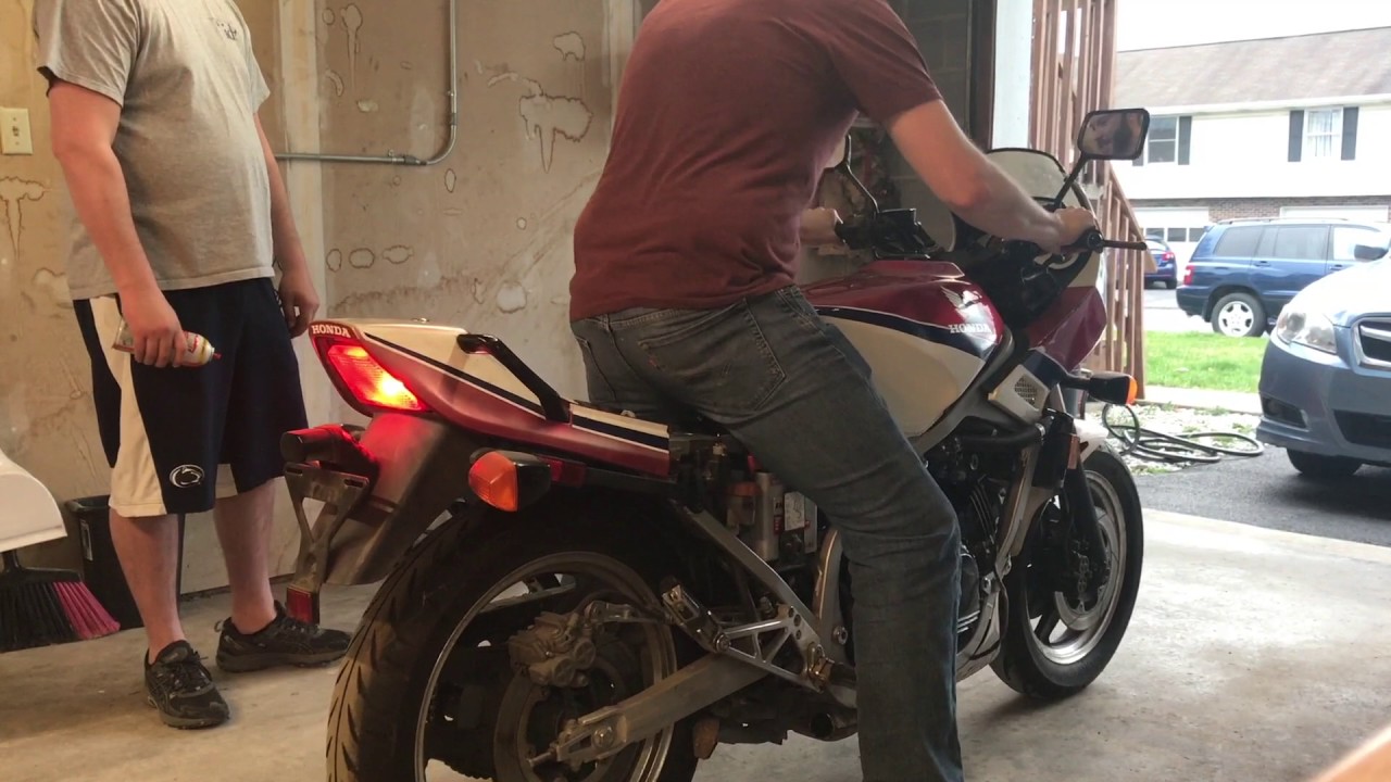 85 Honda VF700 First Run After Replacing Rear Head - YouTube