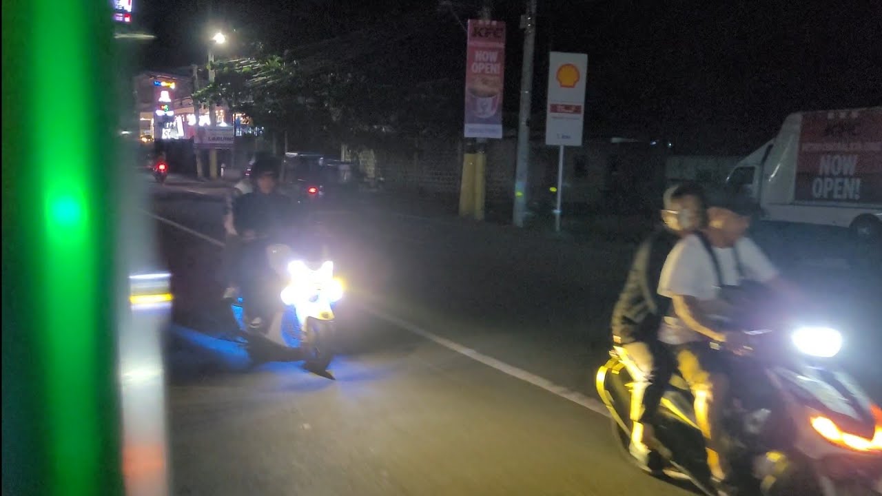 night time ride on a jeepney. - YouTube