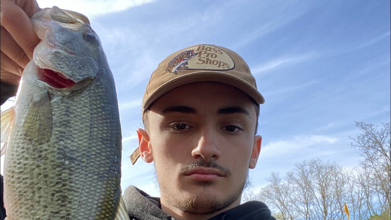 Kayak fishing for large mouth bass - YouTube