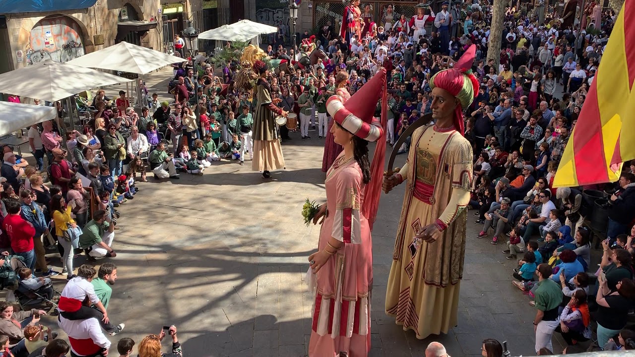 #SJO19 - Cercavila de Festa Major - Ball de quatre dels Gegants del Pi ...