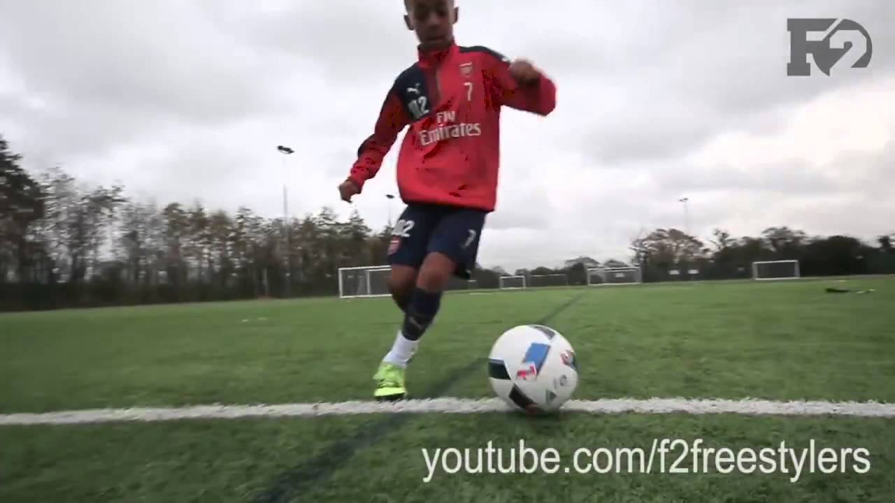 Arsenal FC Wonder Kid Omari Hutchinson AMAZING Skills YouTube arsenal-fc-wonder-kid-omari-hutchinson-amazing-skills-youtube