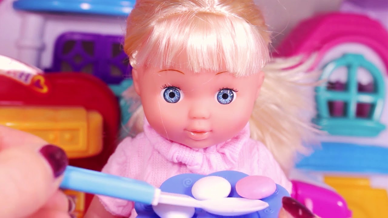 Doll Eat FOOD and SWEETS - YouTube