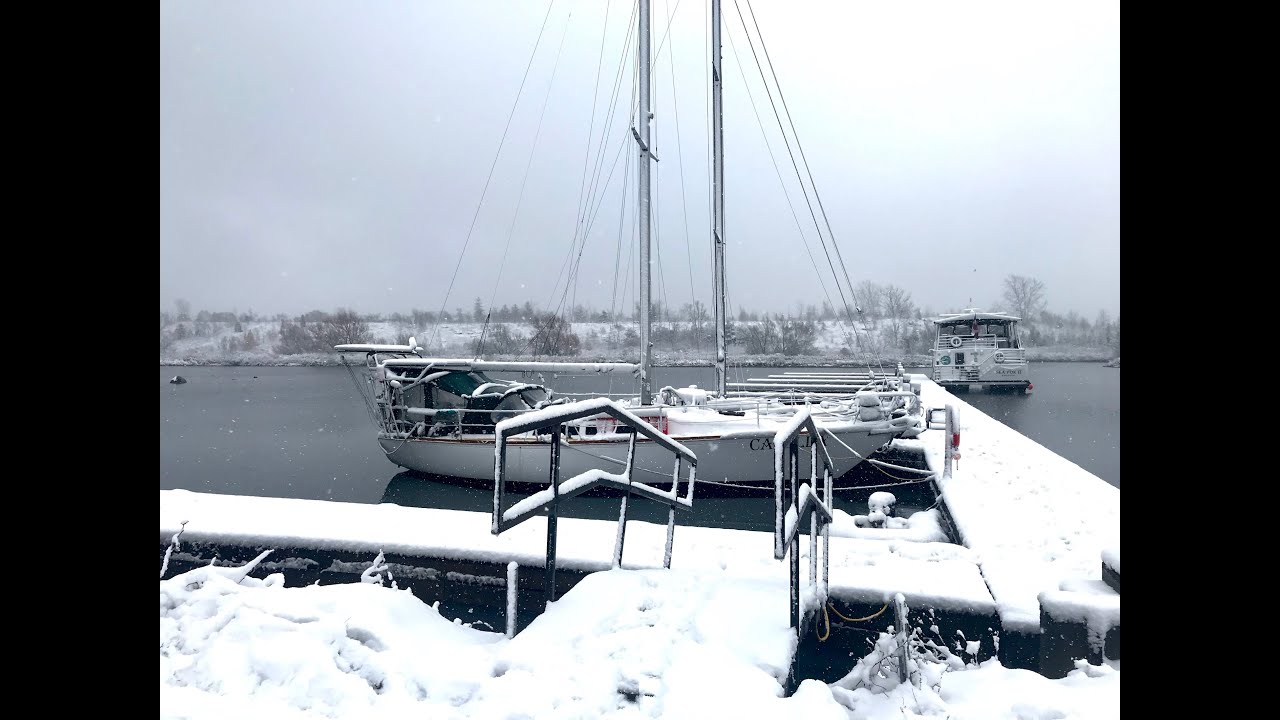 S3E8, Wintering on a boat, Canuck style - YouTube