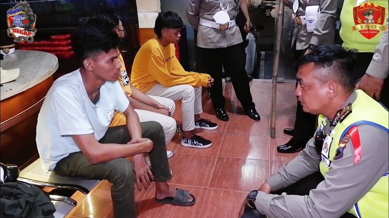 JAJARAN ZEBRA AMANKAN ANGGOTA GANGSTER YANG KONVOI - YouTube