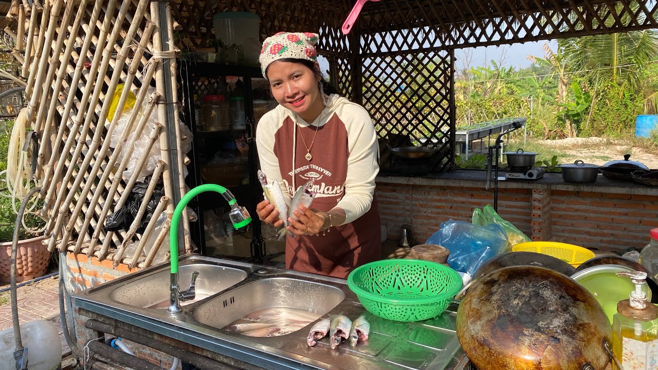 Planting and fertilizing crops Traditional fish cooking With a ...