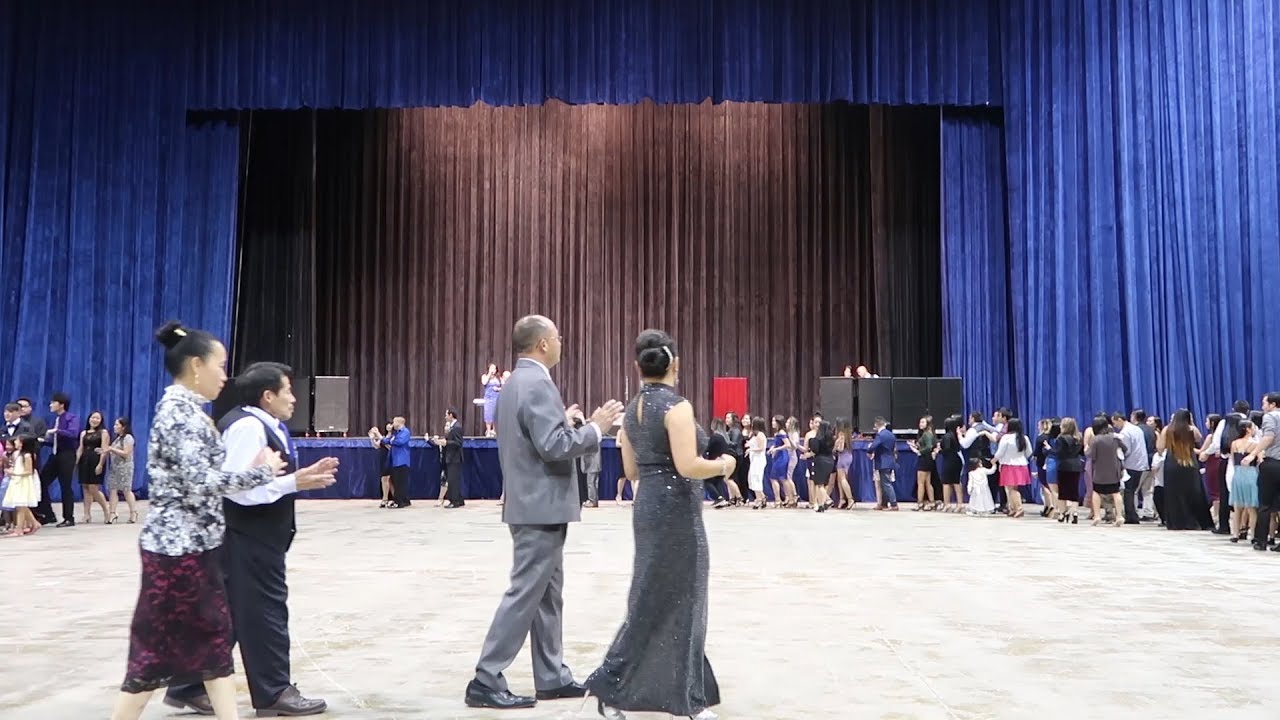 Hmong party La Crosse Hmong New Year 2018 - party dance 3 - YouTube