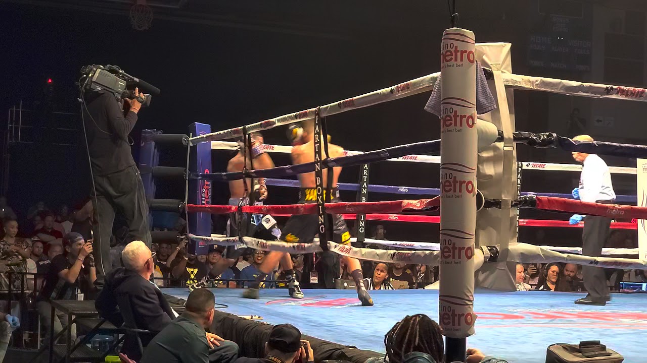 Xander Zayas Vs Marklin Bailey - YouTube