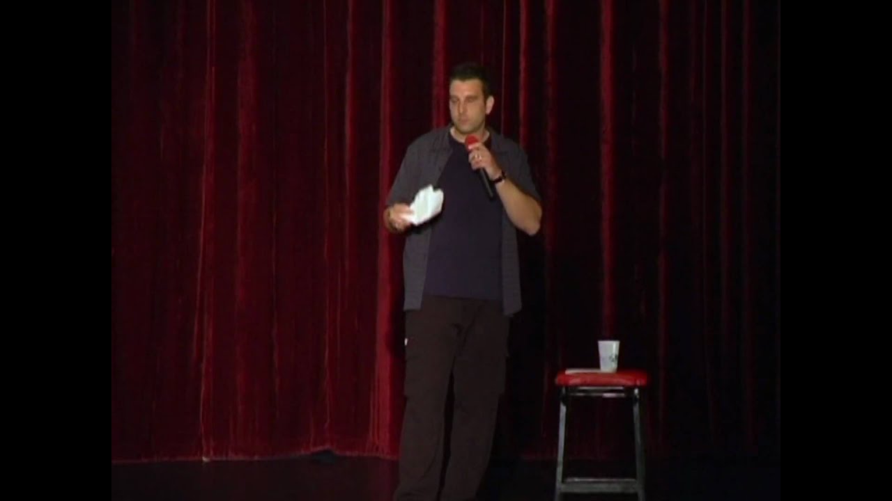 Lee Fleming at Comics Working Clean... Lee? He tried. - YouTube