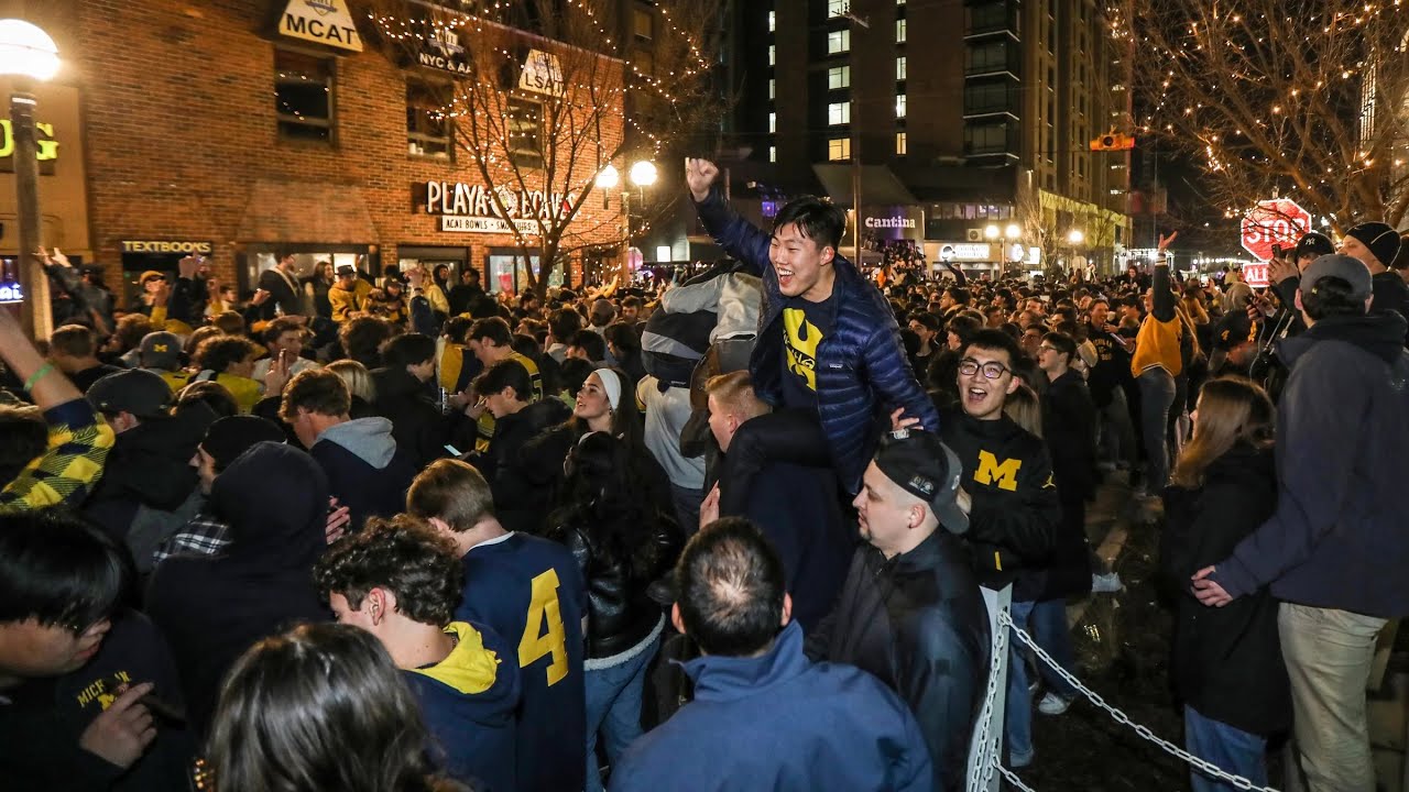 Michigan fans worldwide celebrate national championship - YouTube