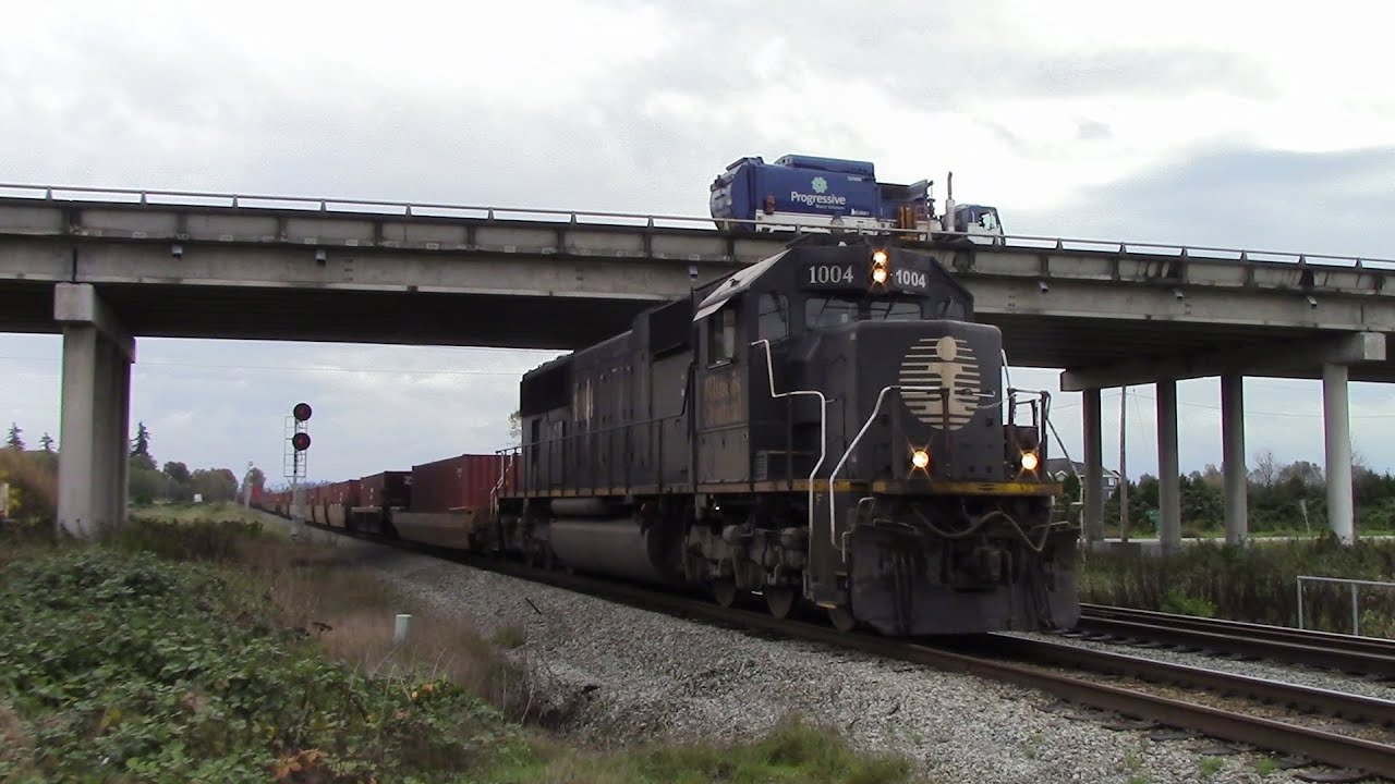ULTRA RARE!!! SOLO DEATH STAR!!! CN Q119 @ Mud Bay East BC 20OCT14 IC SD70 1004 Leading - YouTube