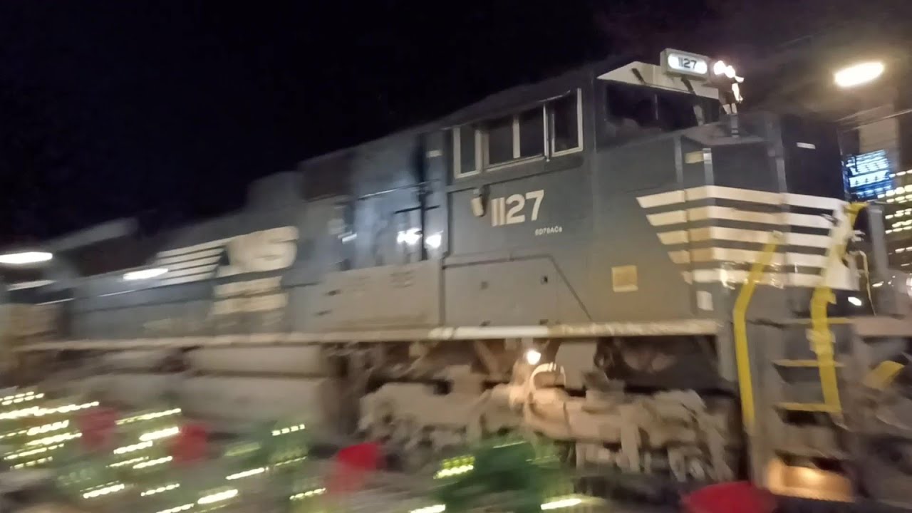 Norfolk Southern NIGHT Leaders NS 4529-242 / NS 1127-283 / NS 1224-243 & BNSF TRIO NS-240 - YouTube