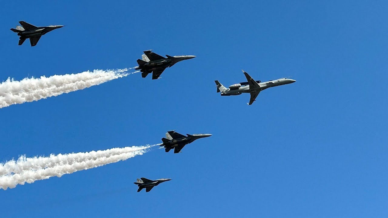 Beautiful TRISHUL formation | Aero India 2023 - YouTube