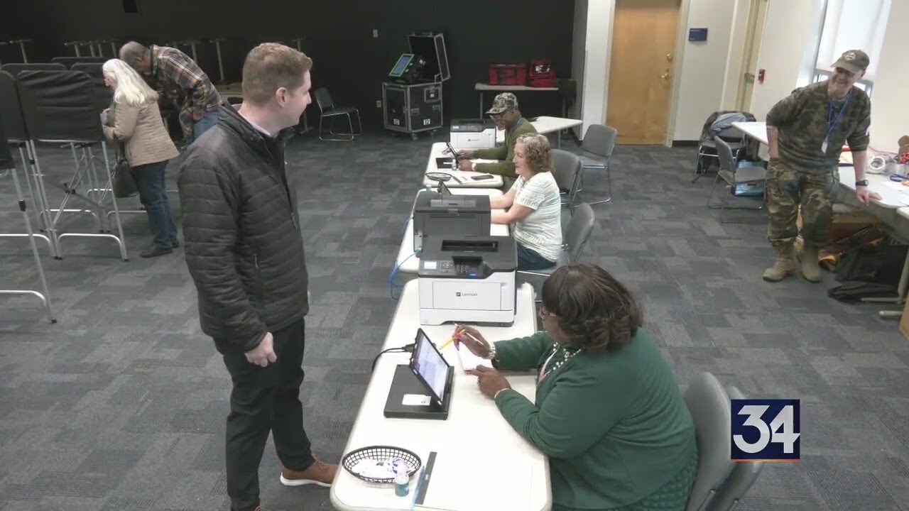 Kraham casts his ballot in Binghamton Mayor election - YouTube