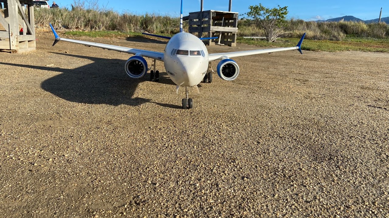 Boeing 737 Max 8 from Motion Rc - YouTube