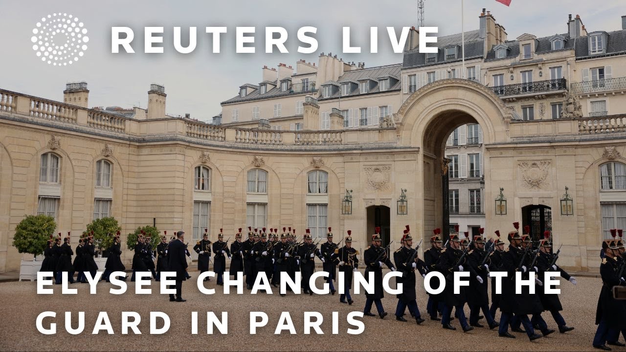 LIVE: British Grenadiers join Republican Guards for Elysee changing of the guard in Paris - YouTube