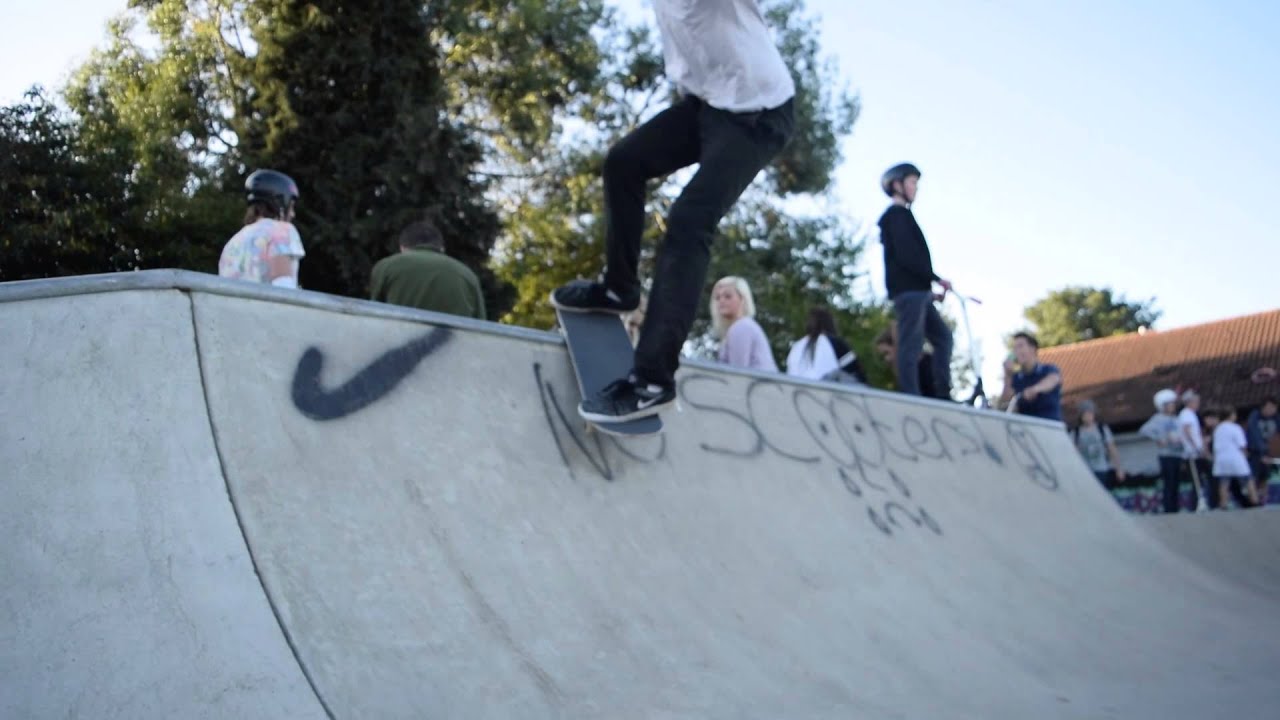 Skateboard edit - Ross Barrett - YouTube