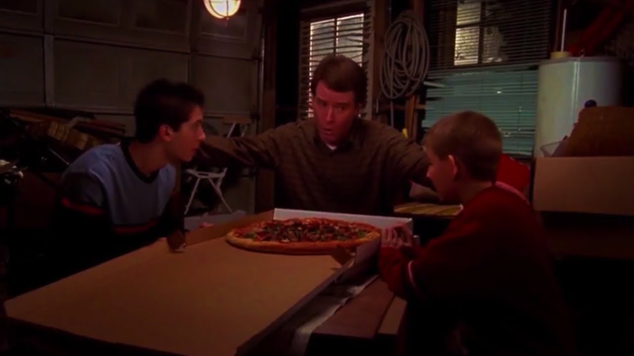 HALL, COME PIZZA A ESCONDIDAS DE LOIS🩷……MALCOM EL DEL MEDIO CAPITULOS ...