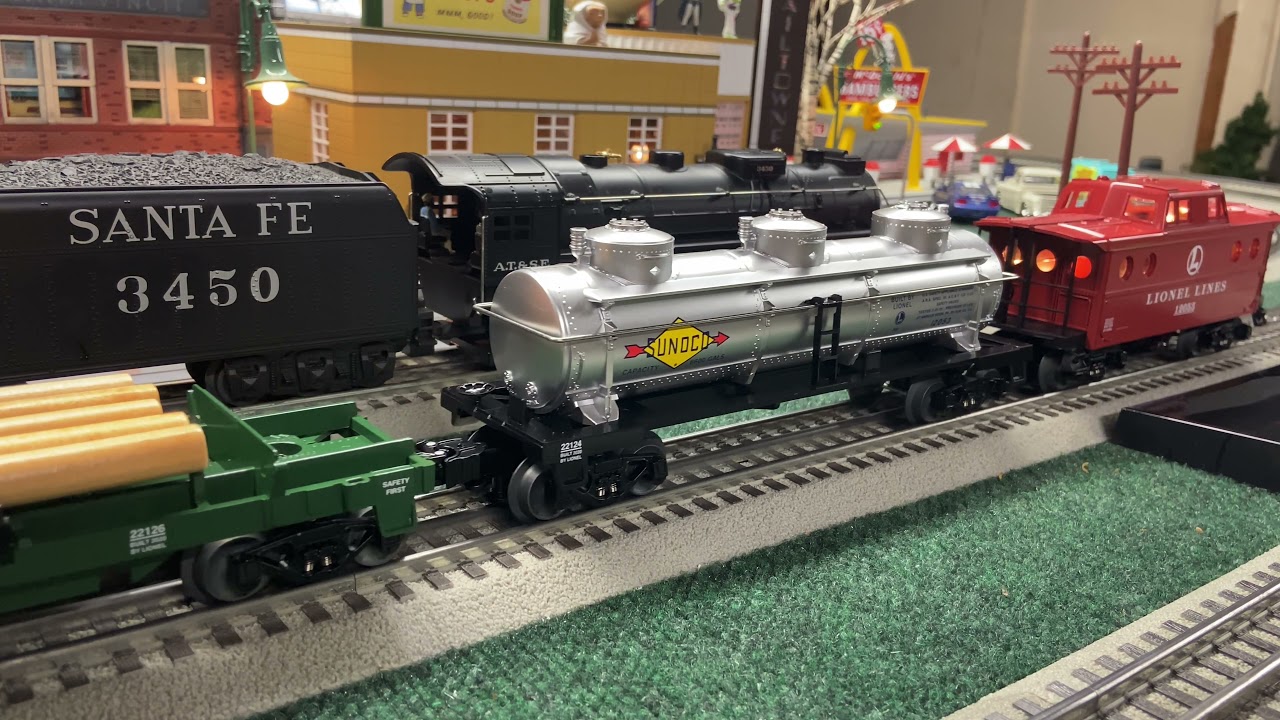 Lionel Lionchief Plus 2.0 120th Anniversary Deluxe Freight Set - YouTube
