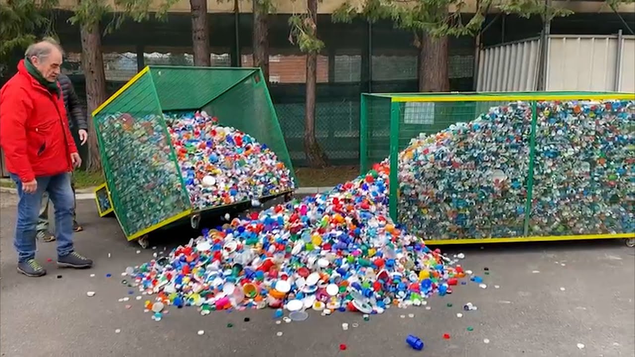 Buguggiate: raccolta plastica da record, si passa al sughero - YouTube