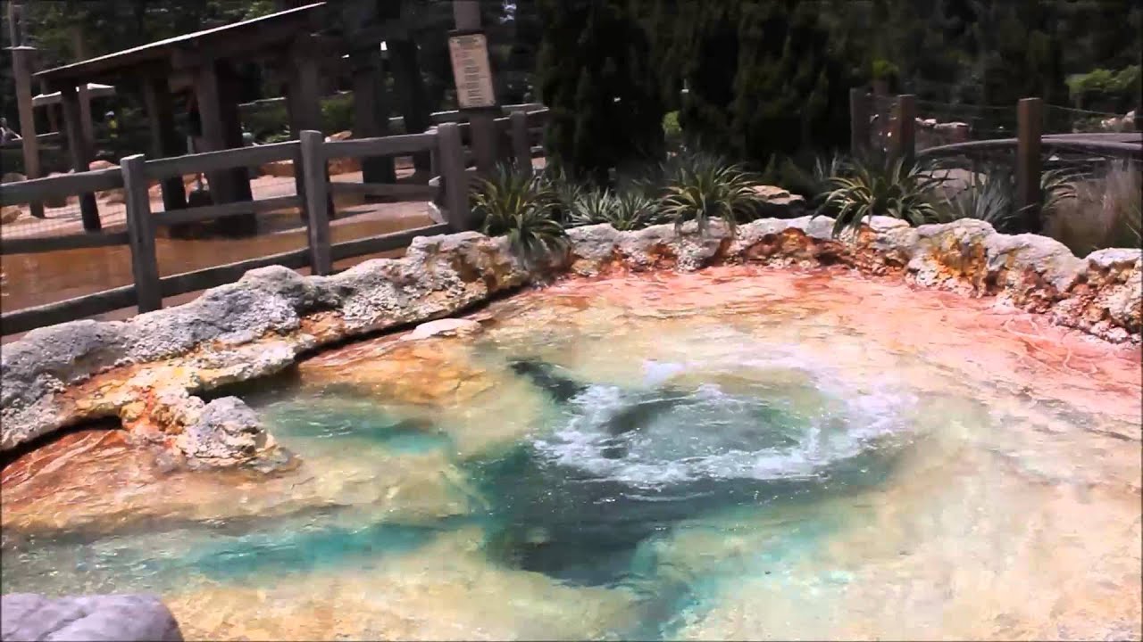 Hong Kong Disneyland - Geyser Gulch & Grizzly Gulch Mine Cars - YouTube