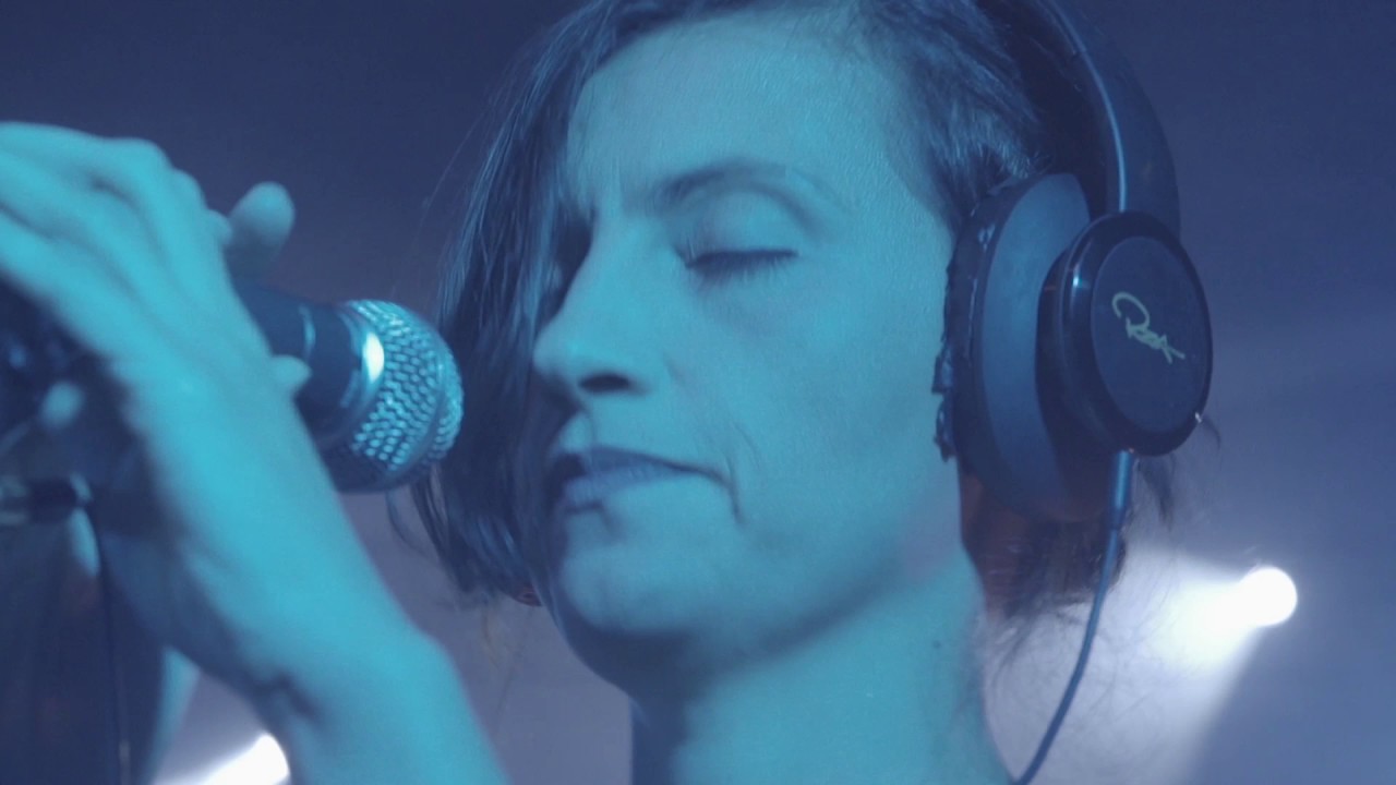 WWW @ Radio Wave Live Session v Olomouci - YouTube