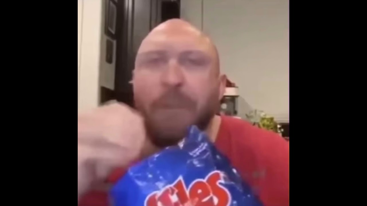 Ryback eating chips - YouTube