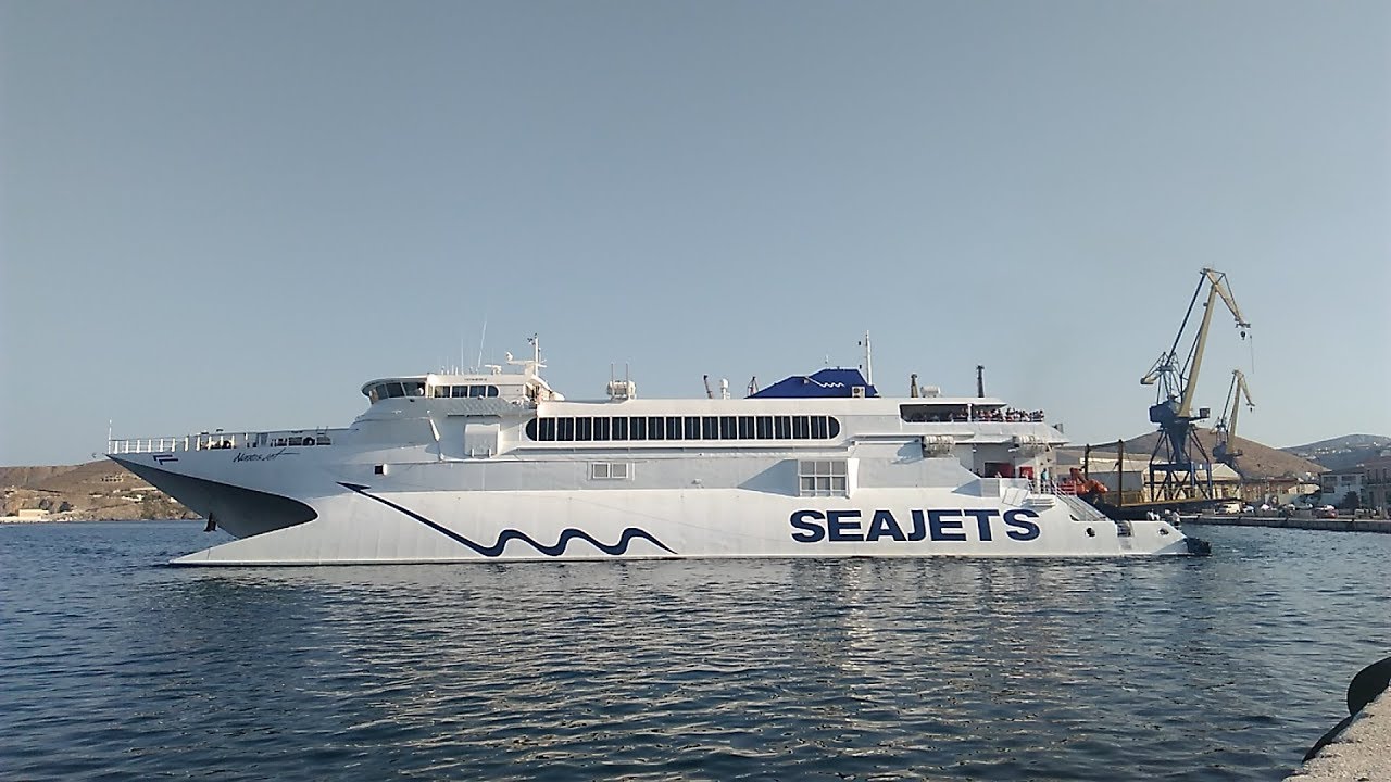 Naxos Jet : First arrival at Syros port 07/06/2018 - YouTube