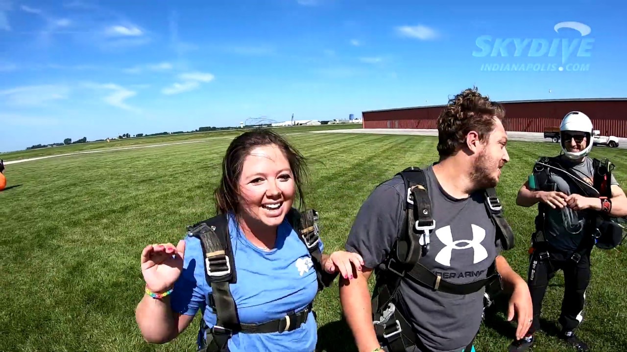 Bailey Sherman's Tandem Skydive at Skydive Indianapolis! - YouTube