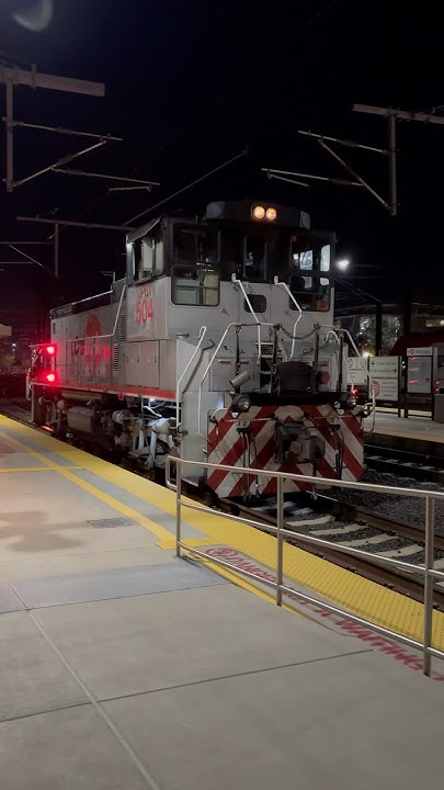 Caltrain 504 slowly pulls into San Jose #railroad #automobile #railway #railfan #train # ...