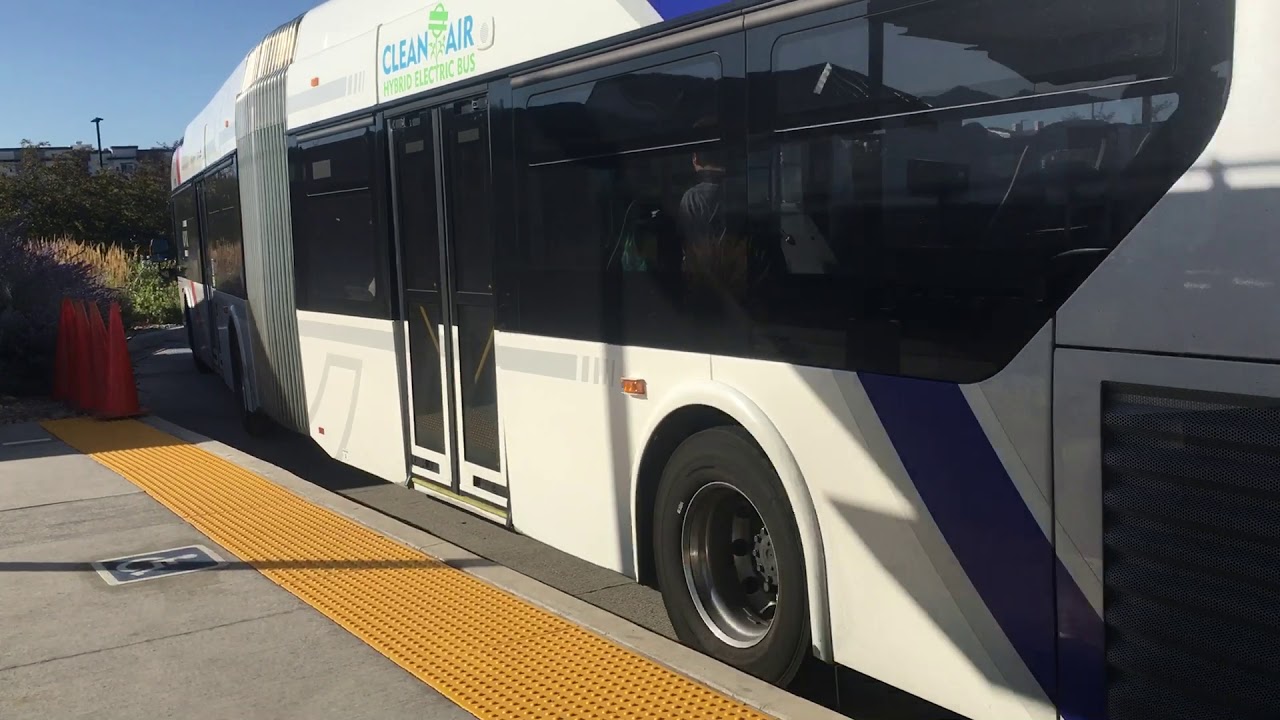 Uta bus 17102 leaving Orem Central - YouTube