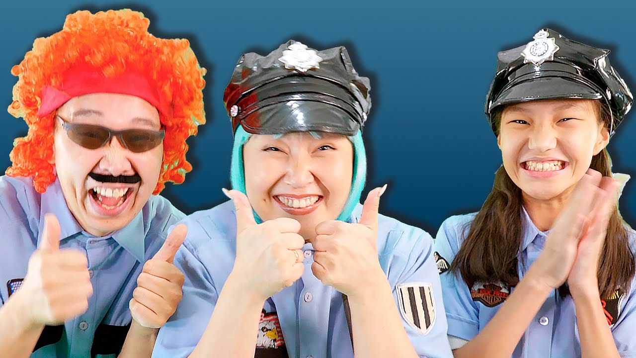 Baby Police Dance | Baby Shark Dance | Lights Kids Song - YouTube