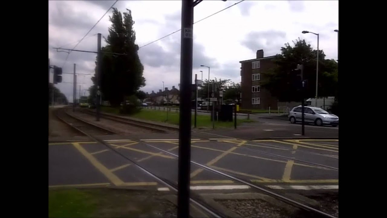 Tramlink Tram 2540 on Route 3 departing King Henry's Drive Tram Stop ...