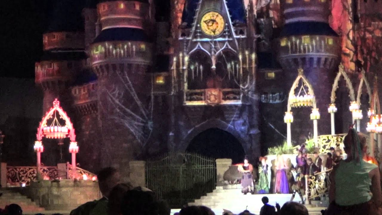 Walt Disney World Magic Kingdom-Hocus Pocus Villain Spelltacular - YouTube