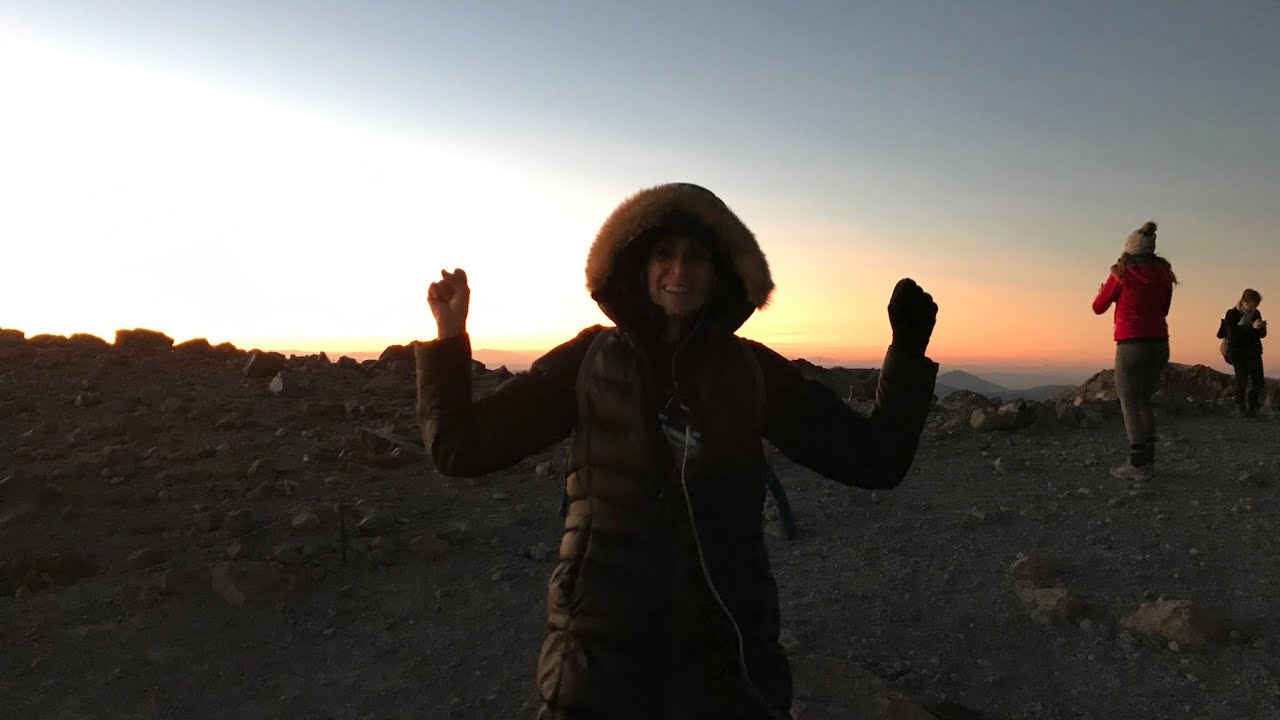 Full Moon Summit Lassen Volcano (10,457 feet atop an Active Volcano ...