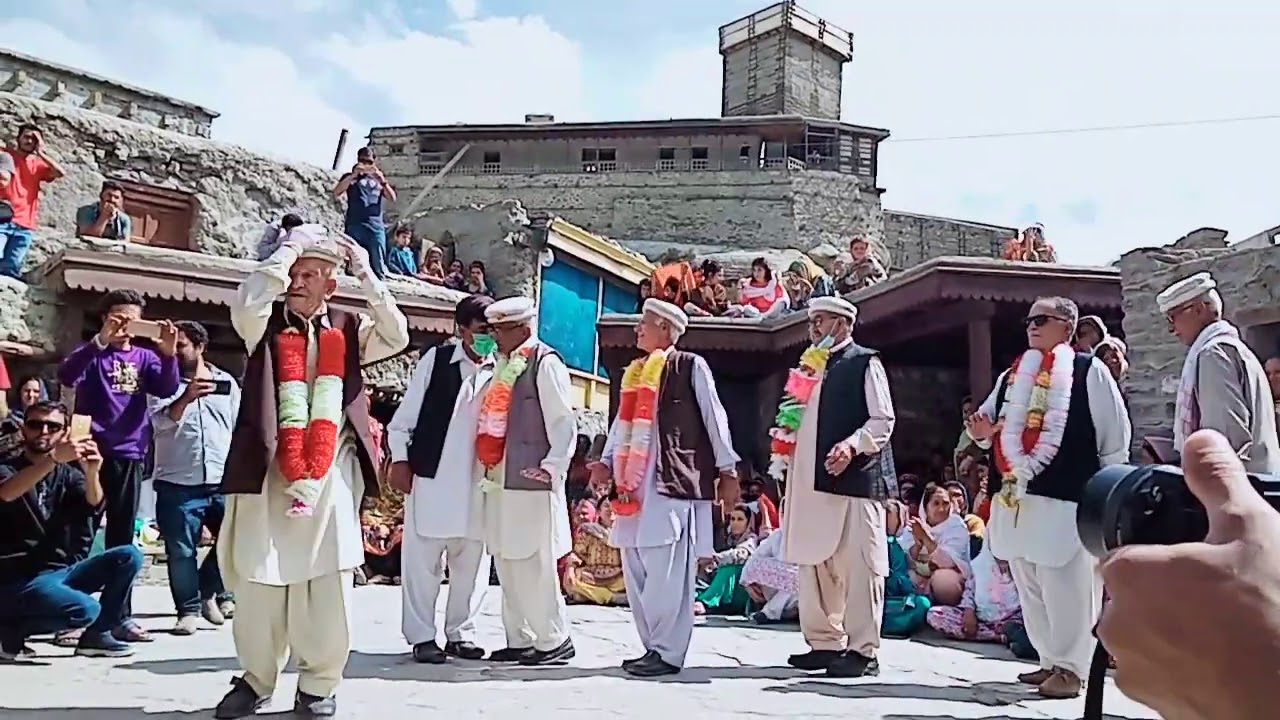 Music of Hunza | Cultural dance of Hunza | Hunza Hareep| Dani - YouTube