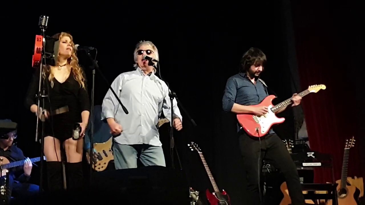 Shadow on the Wall (Mike Oldfield) - Live with Barry Palmer, Tubular ...